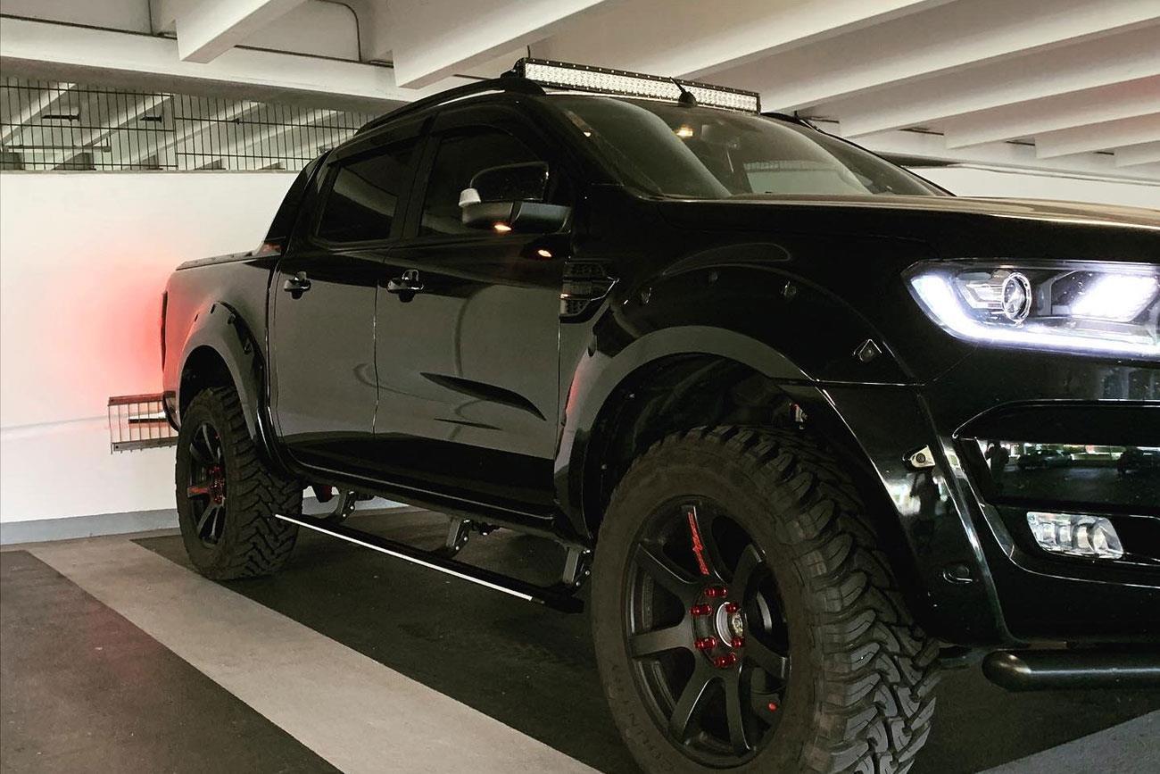 Ford Ranger T6/T7/T8 Eagle1 Electric Side Steps - Eagle 4x4